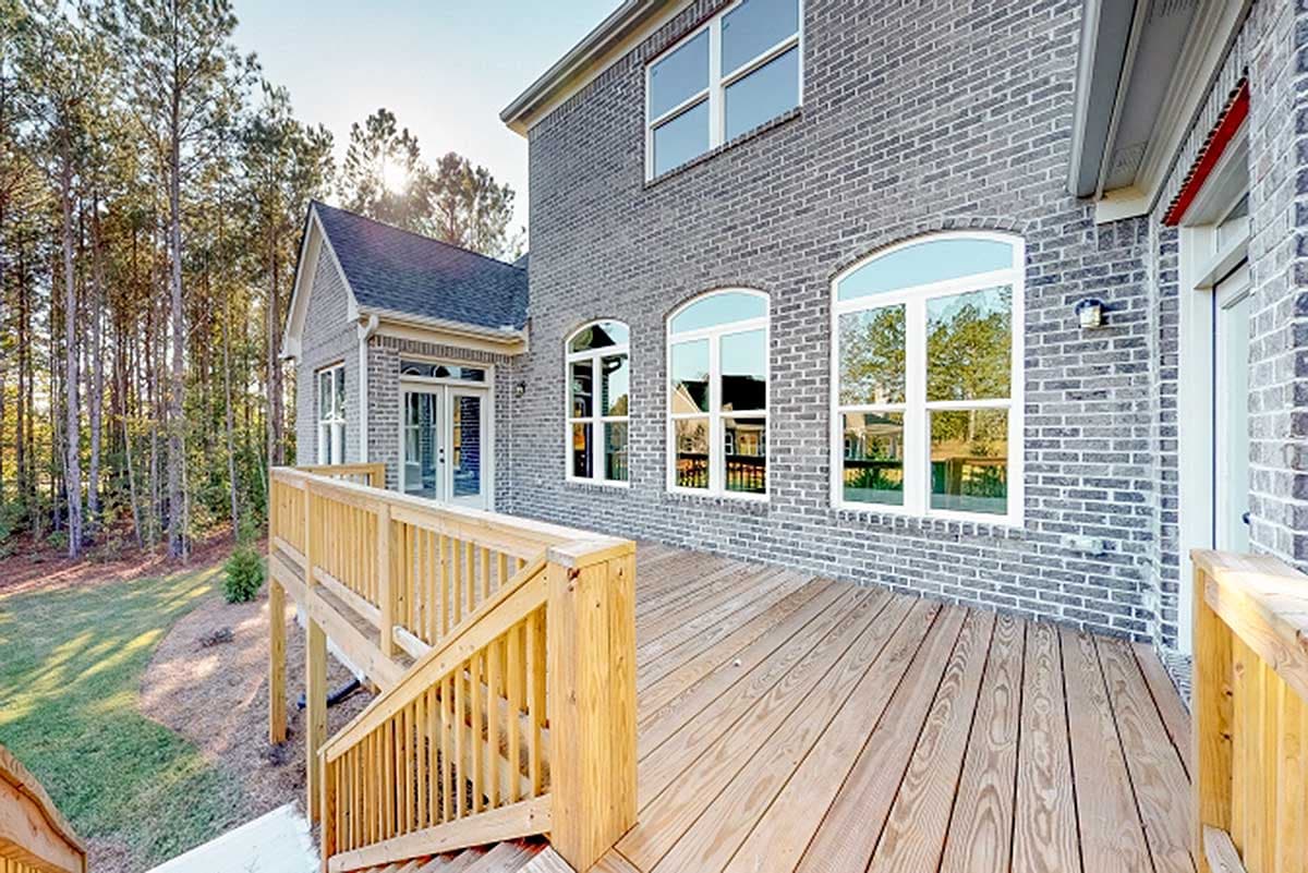 Plan 710046BTZ: Two-Story House Plan with Vaulted Keeping Room