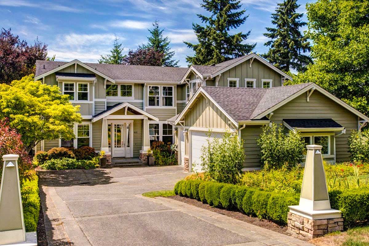 4-Bed Craftsman With 3-Car Courtyard-Entry Garage - 23142JD ...