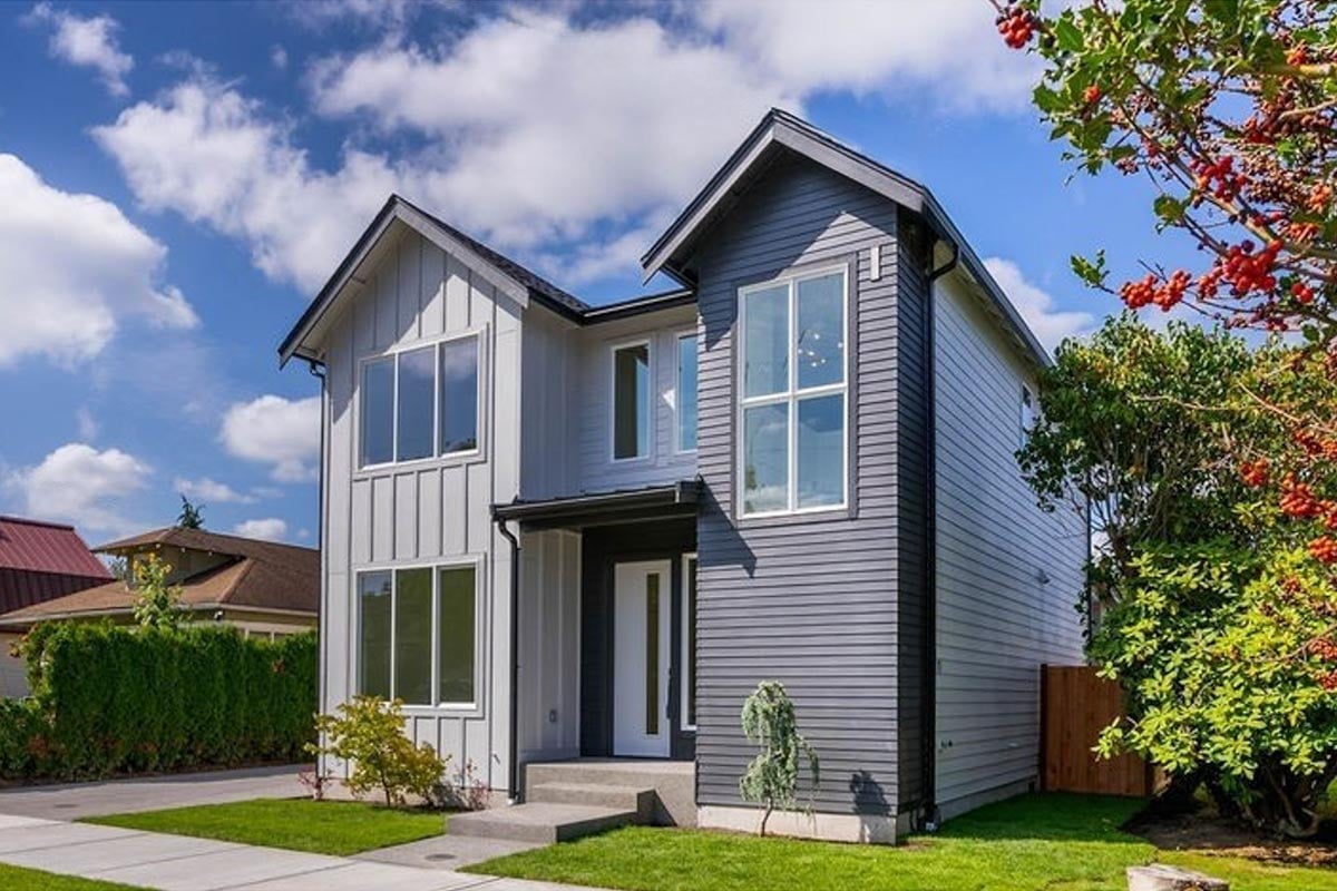 Transitional Home Plan with Second Floor Master Suite - 1644 Sq Ft ...