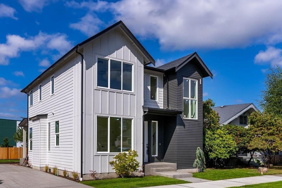 Transitional Home Plan with Second Floor Master Suite - 1644 Sq Ft ...