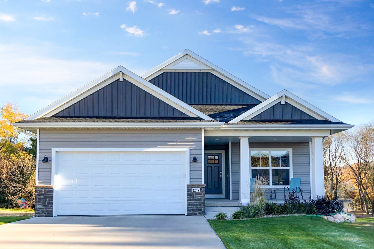 915 Square Foot 2-Bed House Plan with Screened Porch - 890096AH ...