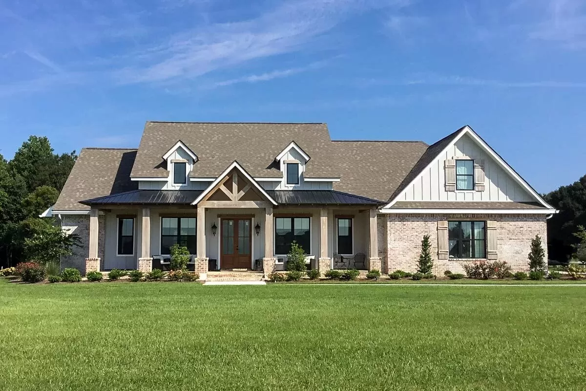 Small Farmhouse Exterior With Brick