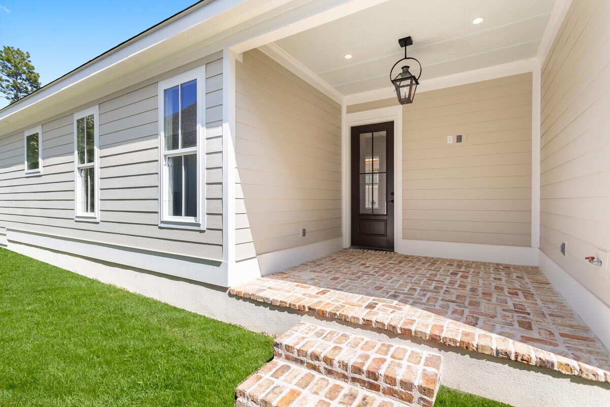 25'-wide Cottage with 3 Bedrooms and a Rear-access Garage - 521009TTL ...