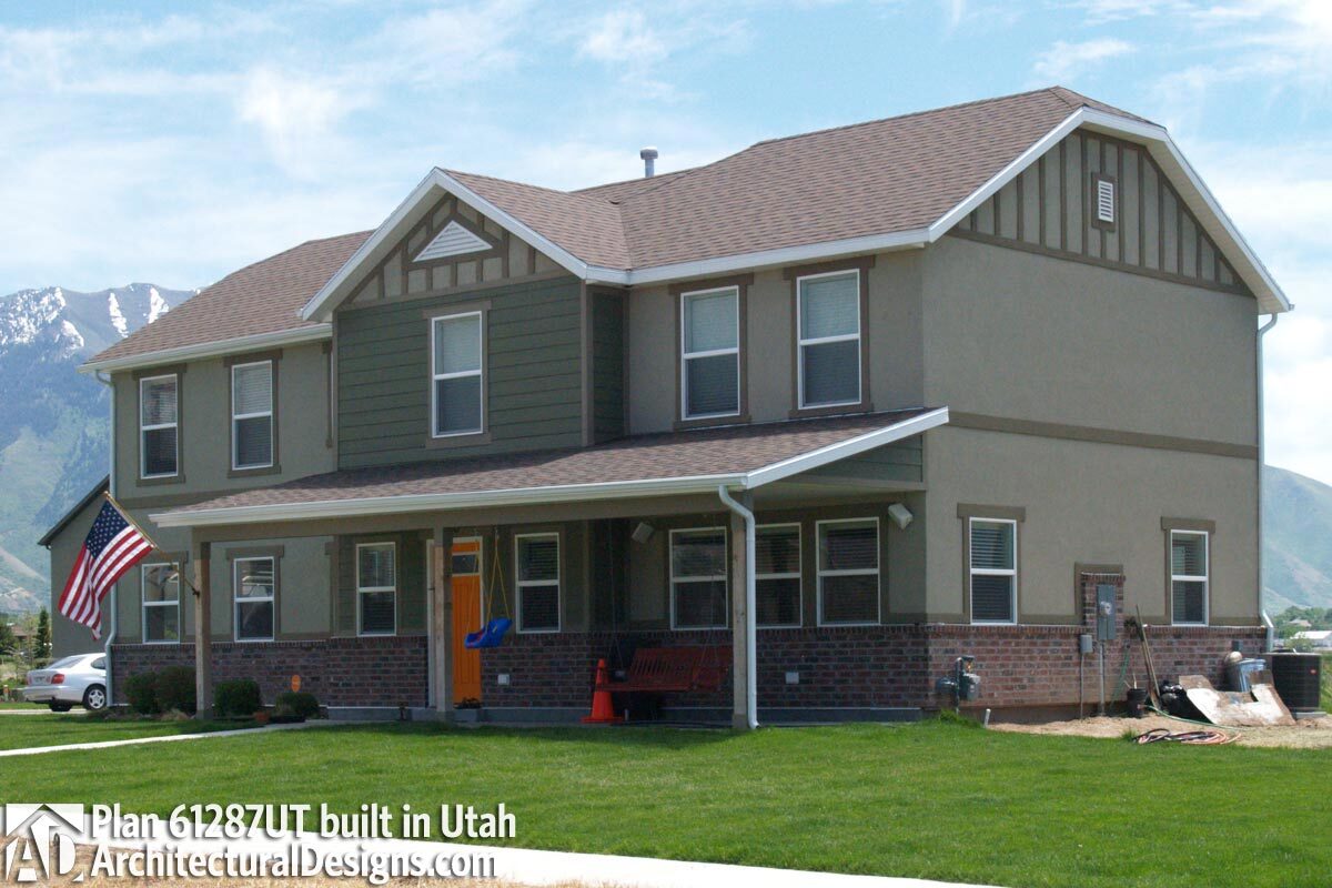 2-Story Traditional Home Plan with Great Closet Space - 61287UT ...